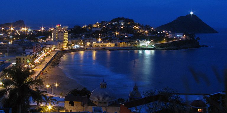 Toma las mejores fotos en el Faro de Mazatlán - Travel Report