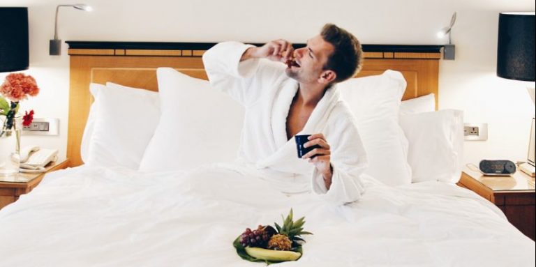 Qué es el room service y por qué es algo tan querido