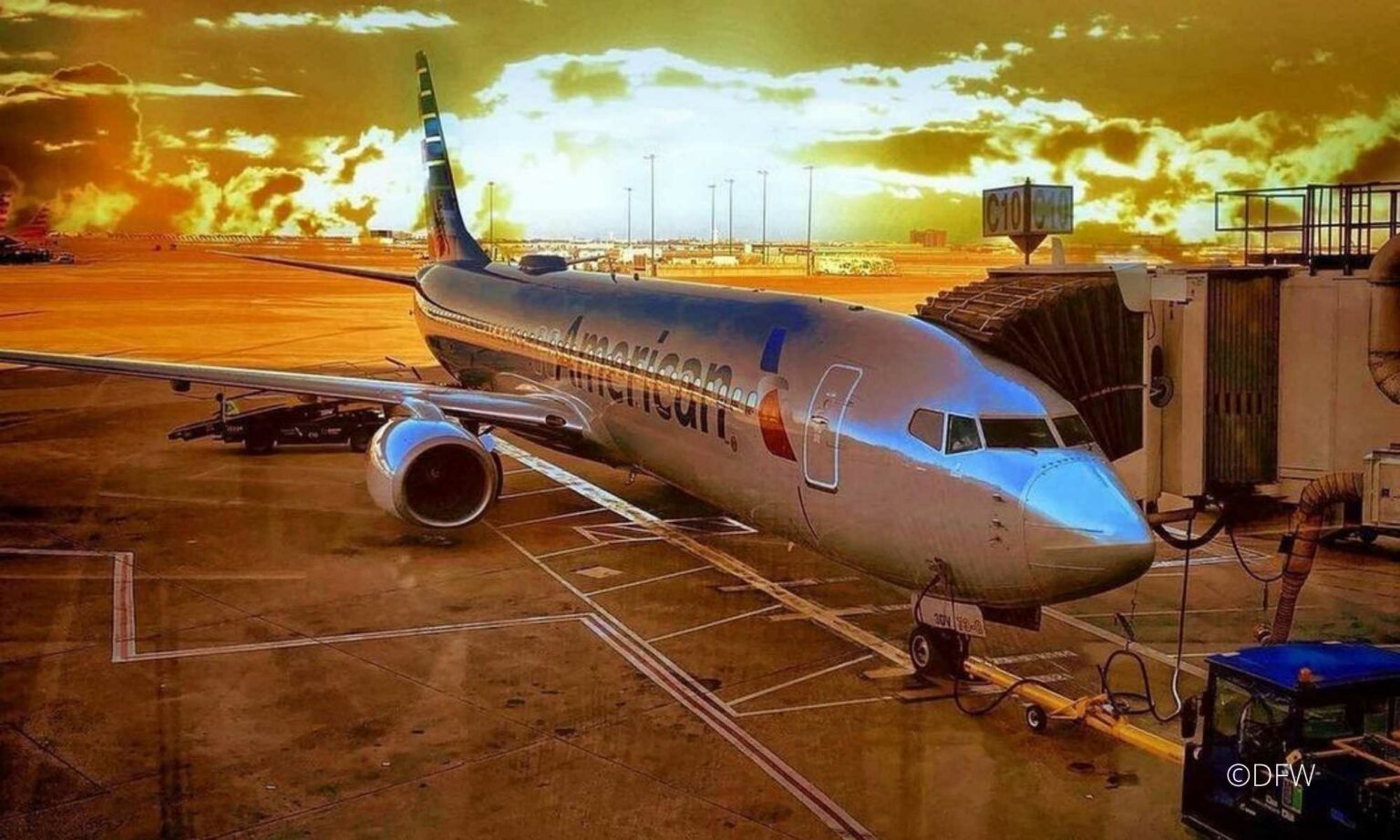 DFW celebra 48 años de operación y servicio - Travel Report